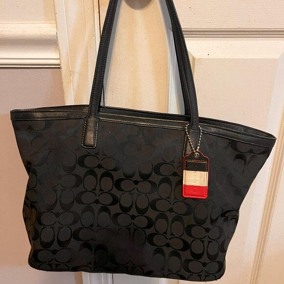 Coach | Bags | Vintage Black Coach Signature Shoulder Bag Coach F23465 ...